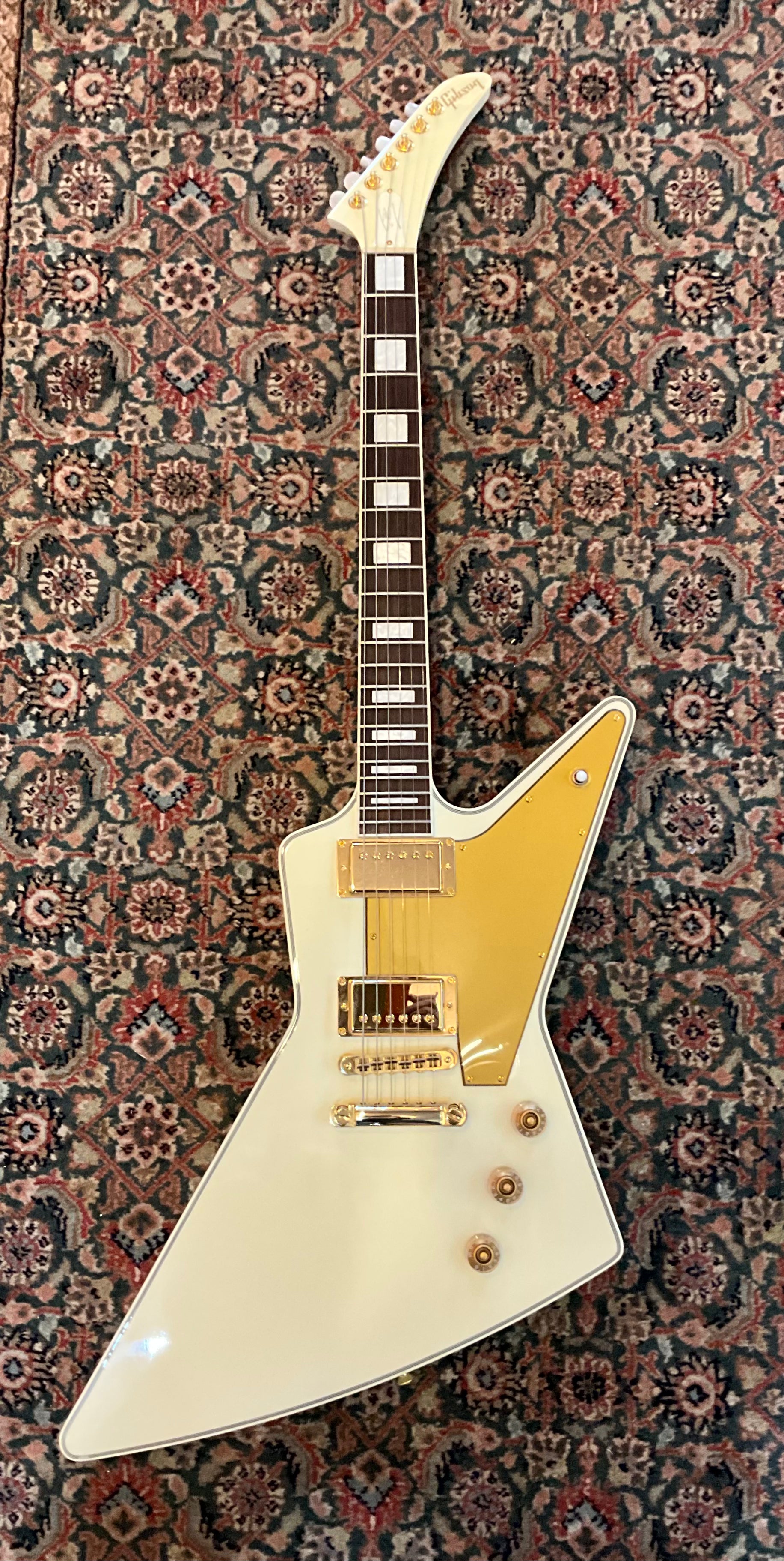 Izzy Hale Signature Gibson Explorer – Galveston Guitar Lounge